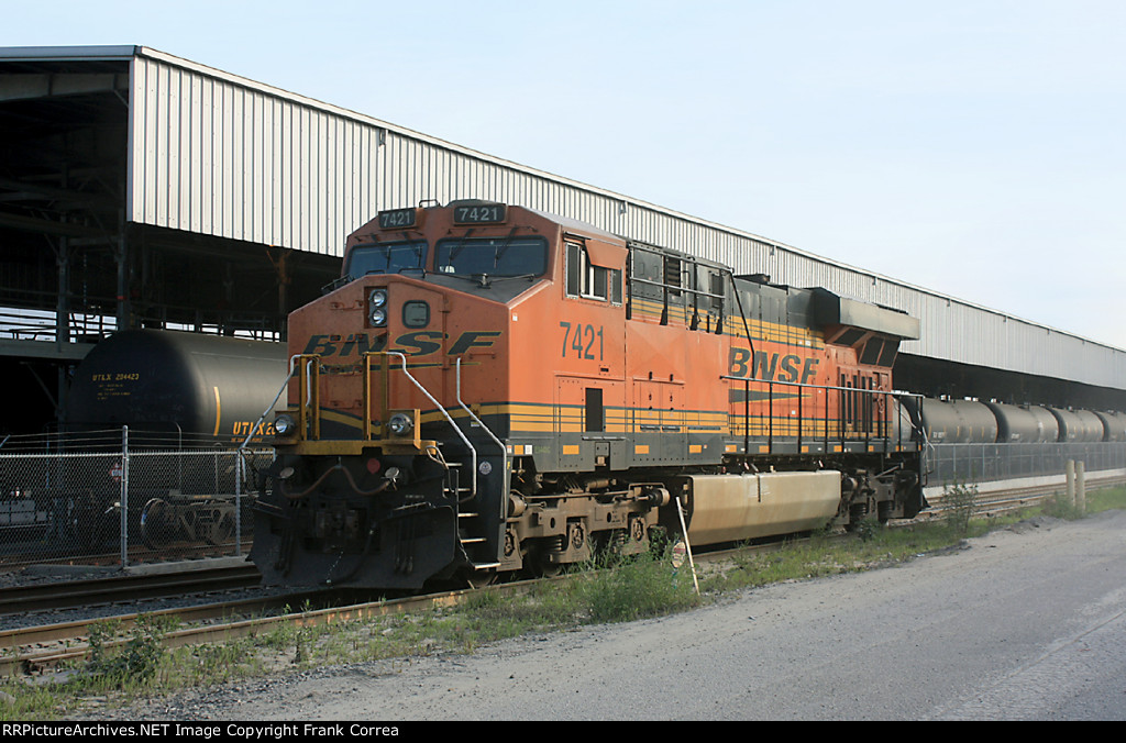 BNSF 7421